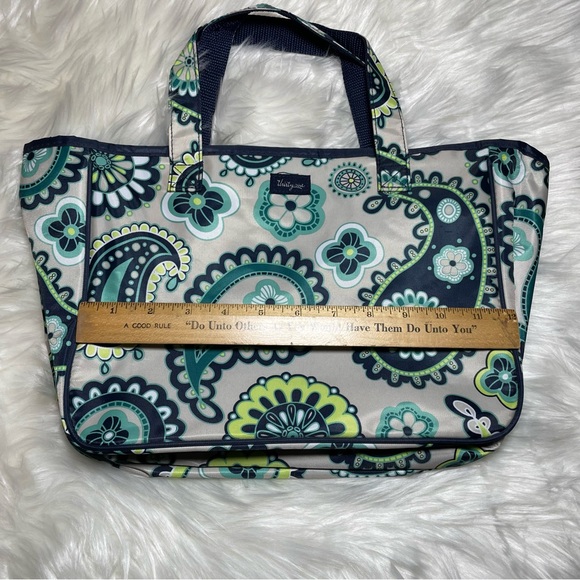 thirty-one | Bags | Thirtyone Retro Metro Beauty Bag In Blue Paisley ...